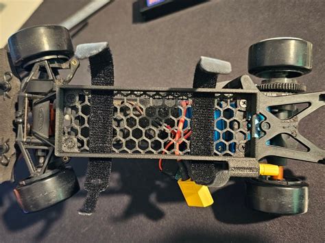 Hpi Micro Rs4 Battery Mount Top Plate With Xt30 Mount By Daniel Schenk Download Free Stl Model