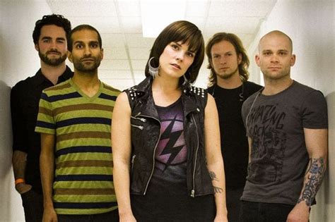Flyleaf Turns The Page Goes Out On Tour With New Lead Singer
