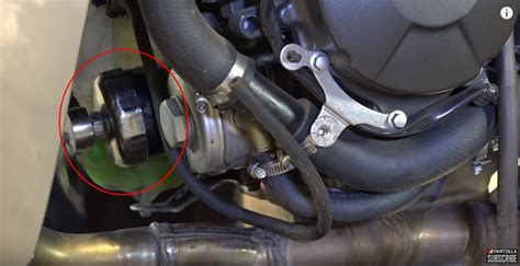 How to Change the Oil on a Honda CBR 600 | Partzilla.com