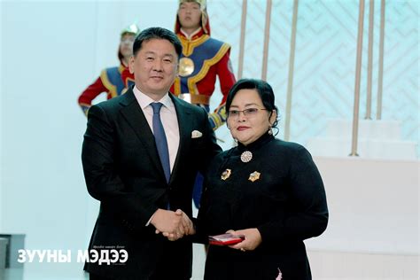 ФОТО Олон улсын сувилагчдын өдрийг тохиолдуулан төрийн дээд одон медалиар шагналаа