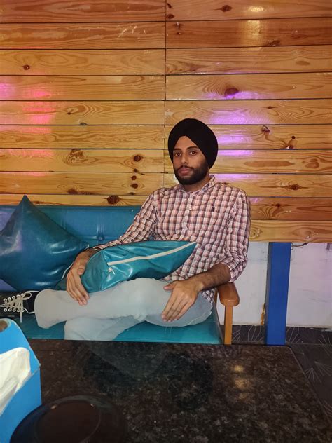 Umang Saluja Medium