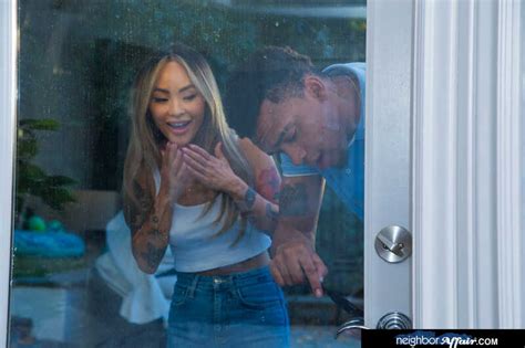 Big Dick Neighbor Gives Linda Lan More Than A Helping Hand Linda Lan Lawson Jones Gallery