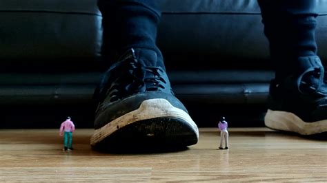 Giant Crushes Tinies Under Trainers Thisvid Com