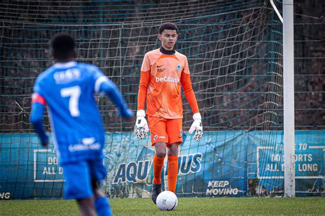 Eerste Contract Voor Doelman Lucca Kiaba Krc Genk