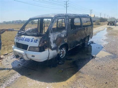 រថយន្តដឹកសិស្សសាលាអន្តជាតិអាយធីខេ ឆ្លងចរន្តបង្កឲ្យមានអគ្គីភ័យឆាបឆេះ Tsk News