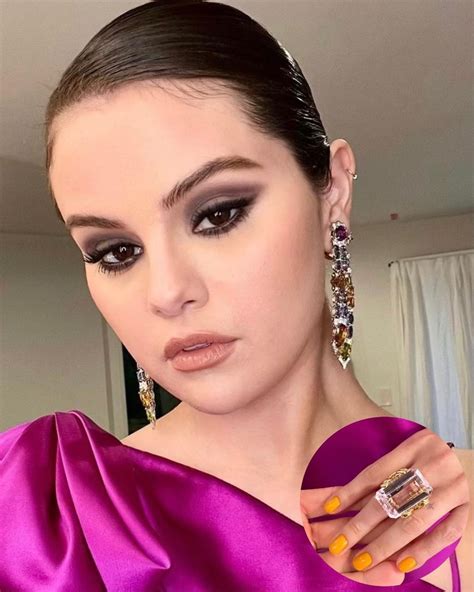 Selena Gomez Confirms This Is The Autumn Nail Polish Shade Of The Moment British Vogue