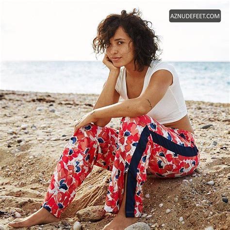 Felicia Porter Feet Aznudefeet