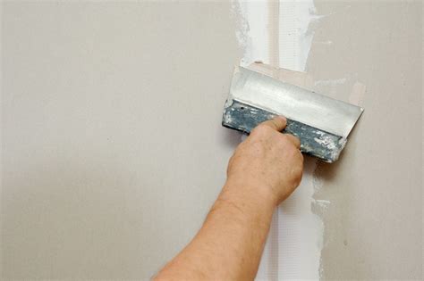 Полиэфирная шпатлевка - виды, применение и назначение