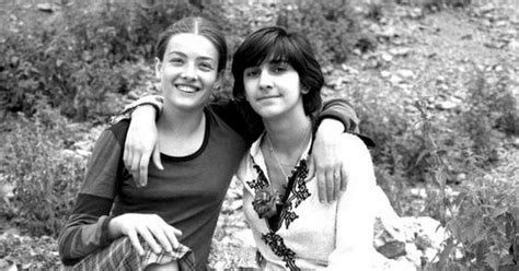 თაობის ორი გამორჩეული გოგო ლიკა ქავჟარაძე და ეკა მამალაძე მეათე კლასში უცნობი ფოტოები