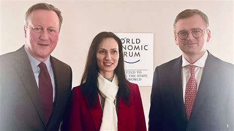 Мария Габриел се срещна в Давос с външните министри на Украйна и Великобритания Nova