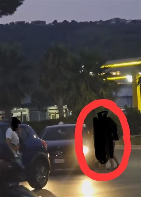 Bacoli Sesso In Strada Sindaco Coppia Sar Denunciata