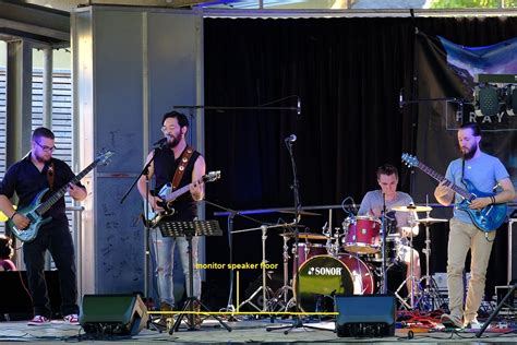 Fungsi Speaker Monitor Panggung Sound Enginers Wajib Tau Soldiradem Blog