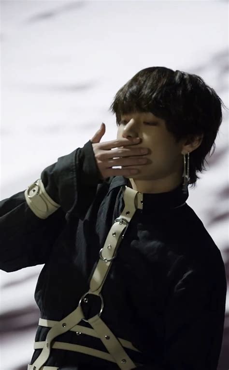 ‘FAKE LOVE’ | Kim taehyung, Taehyung, V taehyung