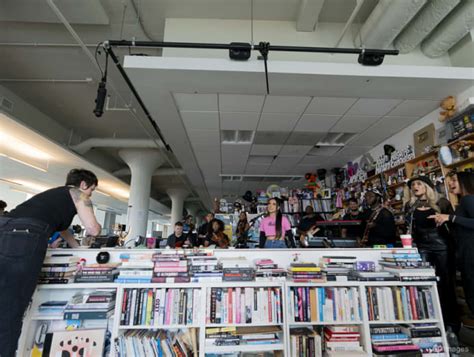 How Nprs Tiny Desk Concerts Became A Pop Culture Phenomenon Cna Lifestyle
