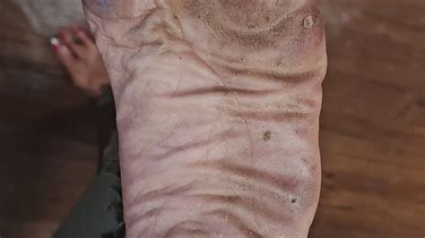 Be A Good Lil Foot Bxtch For Mamacita N Leave These Filthy Sizee 11s