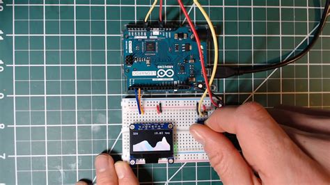 Arduino Real-time Scrolling Graph of Analog Input on an OLED Display - YouTube