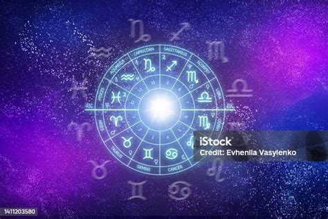 우주의 배경에 조디악 원 점성학 별과 행성의 과학 밀교 지식 통치자 행성 조디악의 열두 징후 점성술 기호에 대한 스톡 벡터 아트 및 기타 이미지 Istock