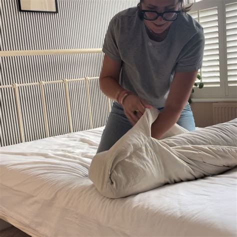 How To Put On A Duvet Cover Two Quick And Easy Methods Ideal Home