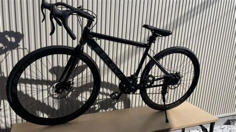 Esluve アルミ合金製ロードバイク 70028c シマノ21段変速 Hiro さくらのロードバイクの中古あげます・譲ります