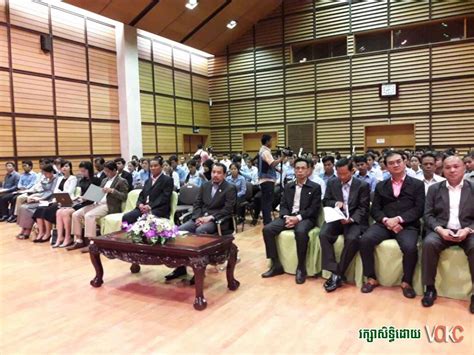 លោក កែវ រ៉េមី ប្រជានគណៈកម្មាធិការសិទ្ធិមនុស្សកម្ពុជា ជំរុញដល់និស្សិតទៅបោះឆ្នោតជ្រើសរើស