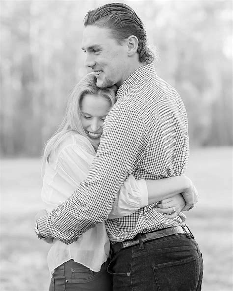 Download Affectionate Couple Embrace Wallpaper