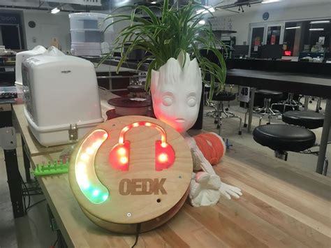 This Display Reminds Makerspace Members To Wear Hearing Protection Arduino Blog