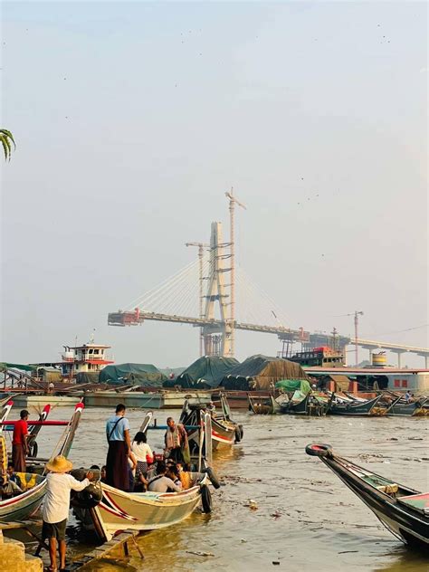 လှိုင်မြစ်အတွင်း ခရီးသည်တင်စစက်လှေနစ်မြုပ်၊ ၁၁ဦးကယ်ဆယ်နိုင်ပြီး ၁ ဦးပ