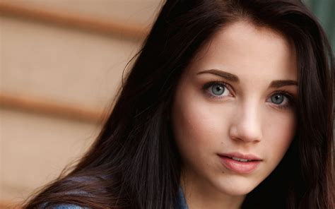 Emily Rudd Sexy