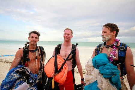 Naked Skydivers Bid For World Record In Plea For British Unity Yahoo