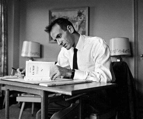 Rip Elie Wiesel Photos To Remember The Nobel Laureate Elie Wiesel Extraordinary People Ripped