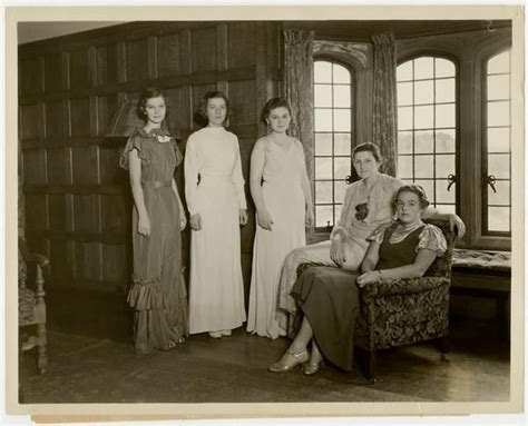 Glee Club Members To Sing Christmas Carols In New York And Philadelphia