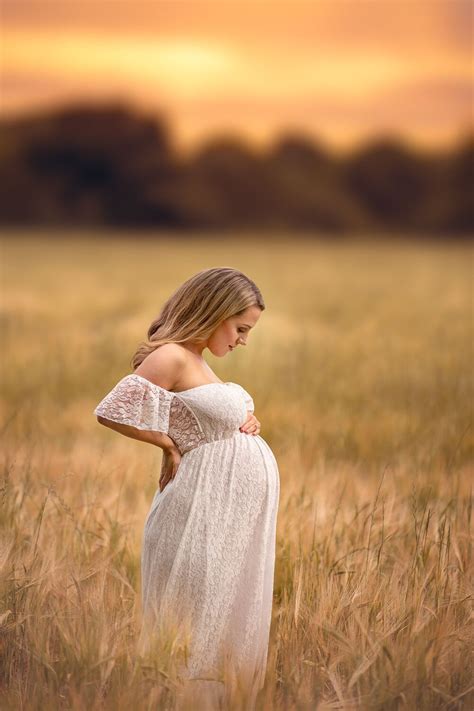 Samantha And Jakes Summer Maternity Shoot In Leeds West Yorkshire