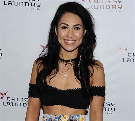 Download Cassie Steele Smilingat Event Wallpaper