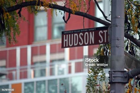 뉴욕시 미드타운 맨해튼의 허드슨 스트리트 역사 표지판 그리니치 빌리지 역사 지구의 뉴욕시 미드타운 맨해튼의 역사적인 표지판 0명에 대한 스톡 사진 및 기타 이미지 Istock