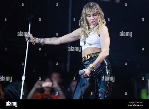 Miley Cyrus Performing On The Fifth Day Of The Glastonbury Festival At