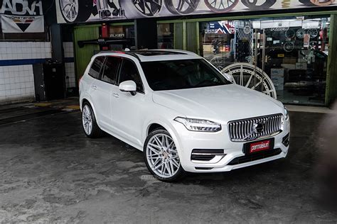 Permaisuri | Vossen HF-7 with Volvo XC 90
