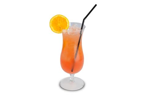 흰색 배경에 고립 된 해변 칵테일 섹스 프리미엄 사진