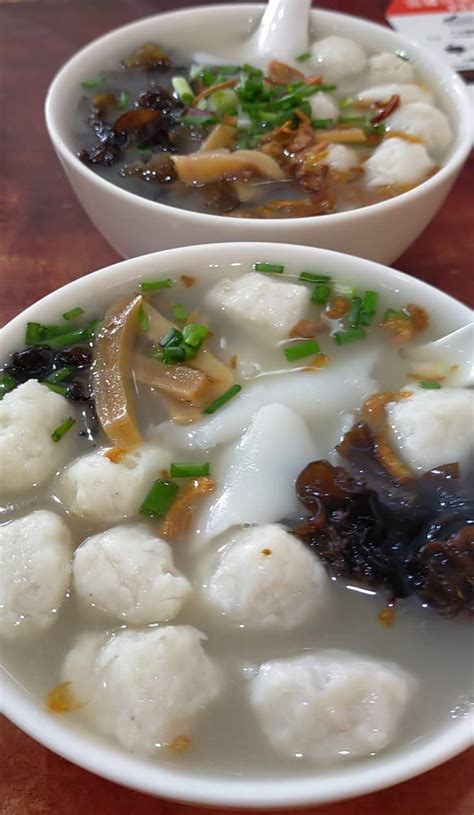 Ding Bian Hu 鼎边糊 Wok Edge Paste Noodles From Treasure Land In Sibu R Malaysia