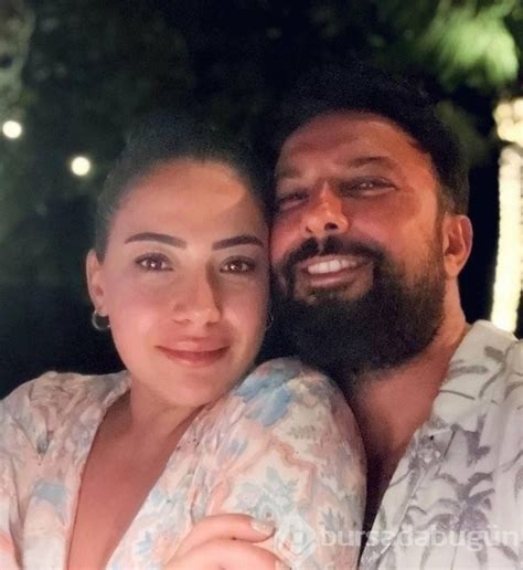 Tarkanın Eşi Pınar Tevetoğlunun Seçim Kombini Gündem Oldu Foto