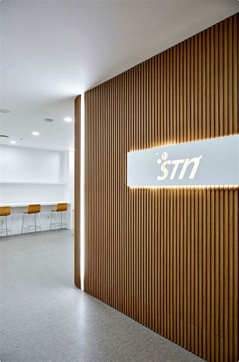 100평 사무실인테리어 파사드 아트월 폴딩도어 유리가벽 알찬구성으로 시공완료 사무실인테리어 디자인 공사 비용견적 플랫폼 사무실 인테리어 디자인 인테리어 디자인