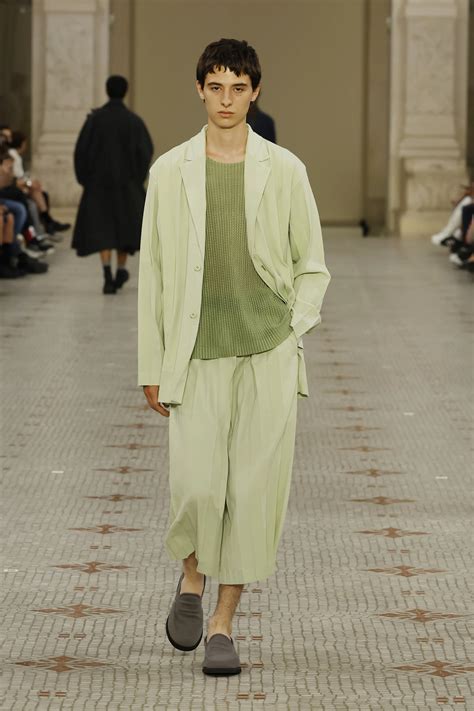 Pfw Homme Plissé Issey Miyake Ss24 Collection — Kolor Magazine