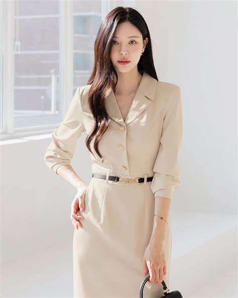 시크라인 러프스 카라 골드 단추 벨트 원피스clpa O 33 포멀하고 세련된 분위기를 연출하는 원피스에요 테일러드