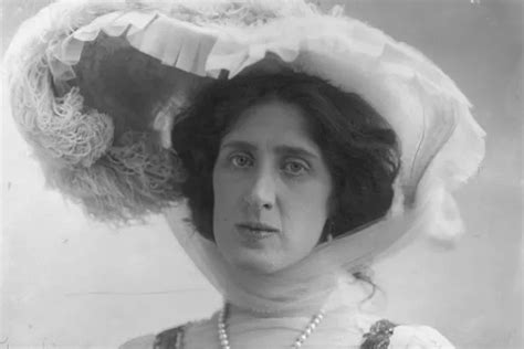 Lady Chatterley Was Inspired By Queen Mothers Cousin Who Had Secret