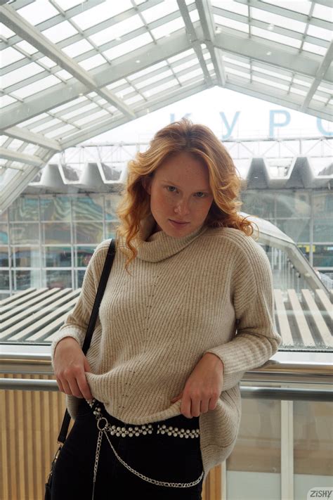 Arina Bik Sucker For Red Zishy