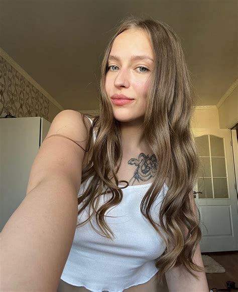 White Croptop Really Suit To My Blonde Hair Rcroptopgirls