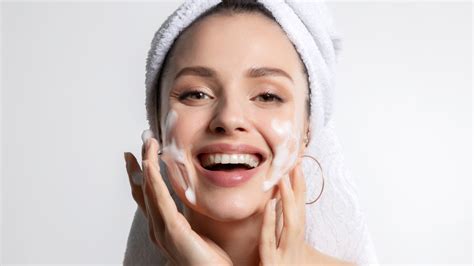 5 Ways To Care For Your Skin After Removing Halloween Makeup