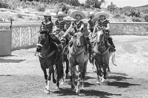 Toplesschinesegirls Photos Download The Best Free Toplesschinese