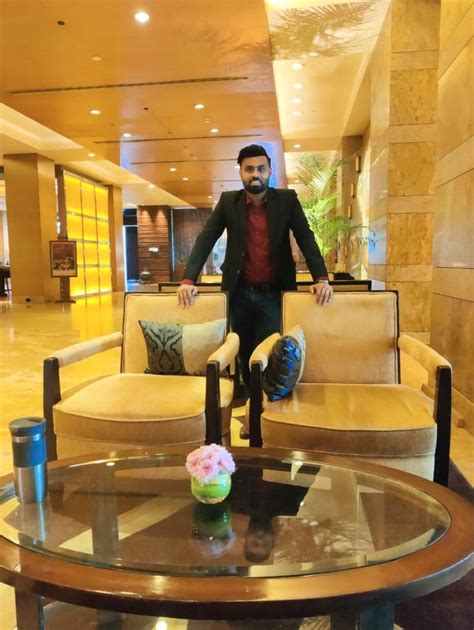 Linkedin Instagram Facebook Globalcommunity Business Empowerment Amit Dhuriya