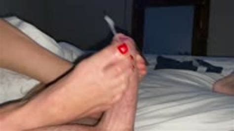 CLASSIC RED TOES FOOTJOB WITH CUM BLAST Priscila Babe Footjobs Clips4sale