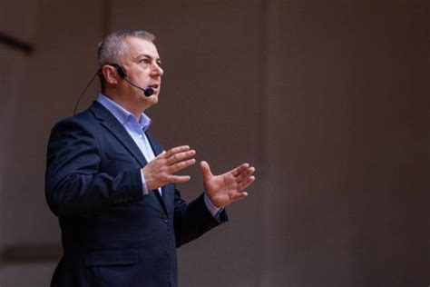 Да надминаваш очакванията на клиентите е пътят към успеха Stoyne Vasilev